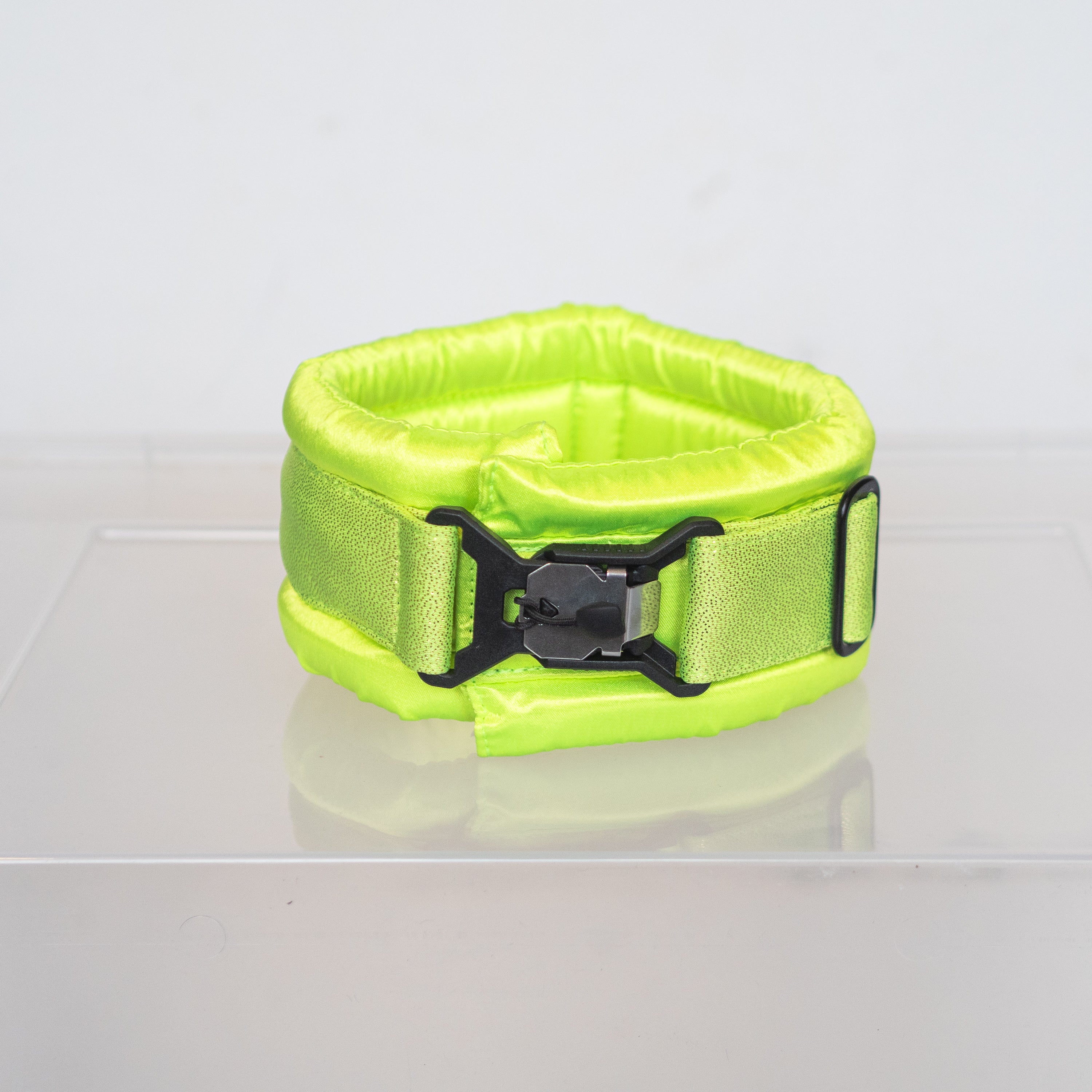 Fluffy Magnetic Collar Satin Neon 36.5-39.5 cm / 10 cm – Poodle Supply